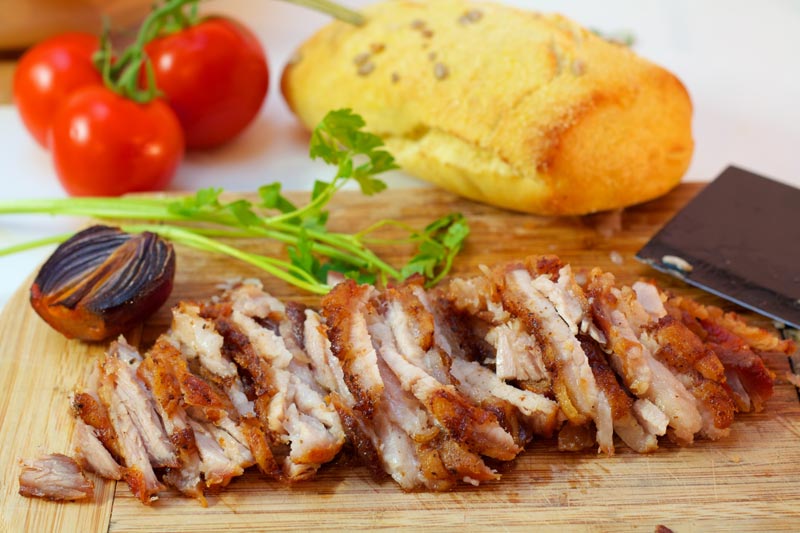 Sendvič sa carskim mesom i zapečenim grahom