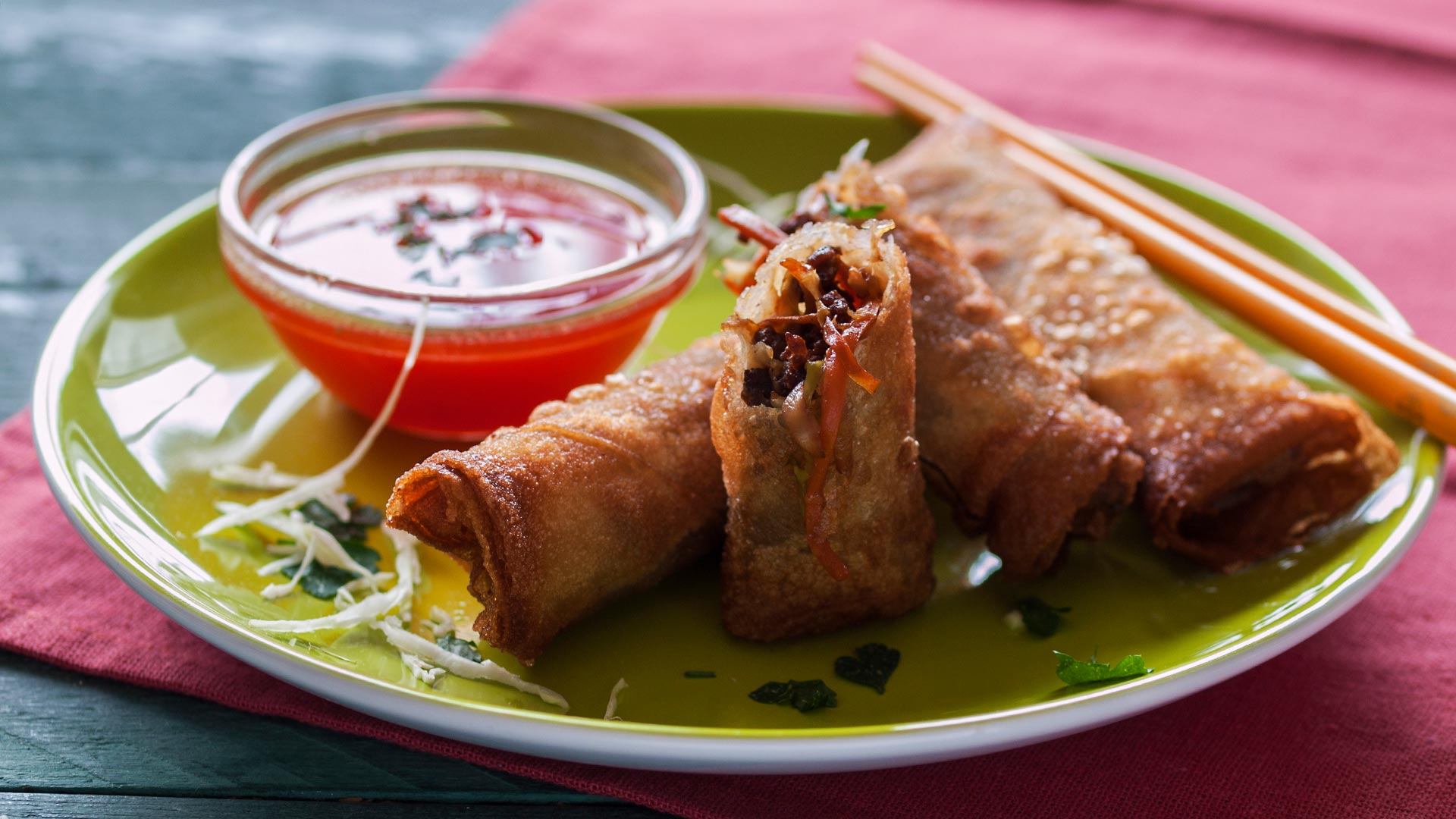 Pržene proljetne rolice s mljevenim mesom