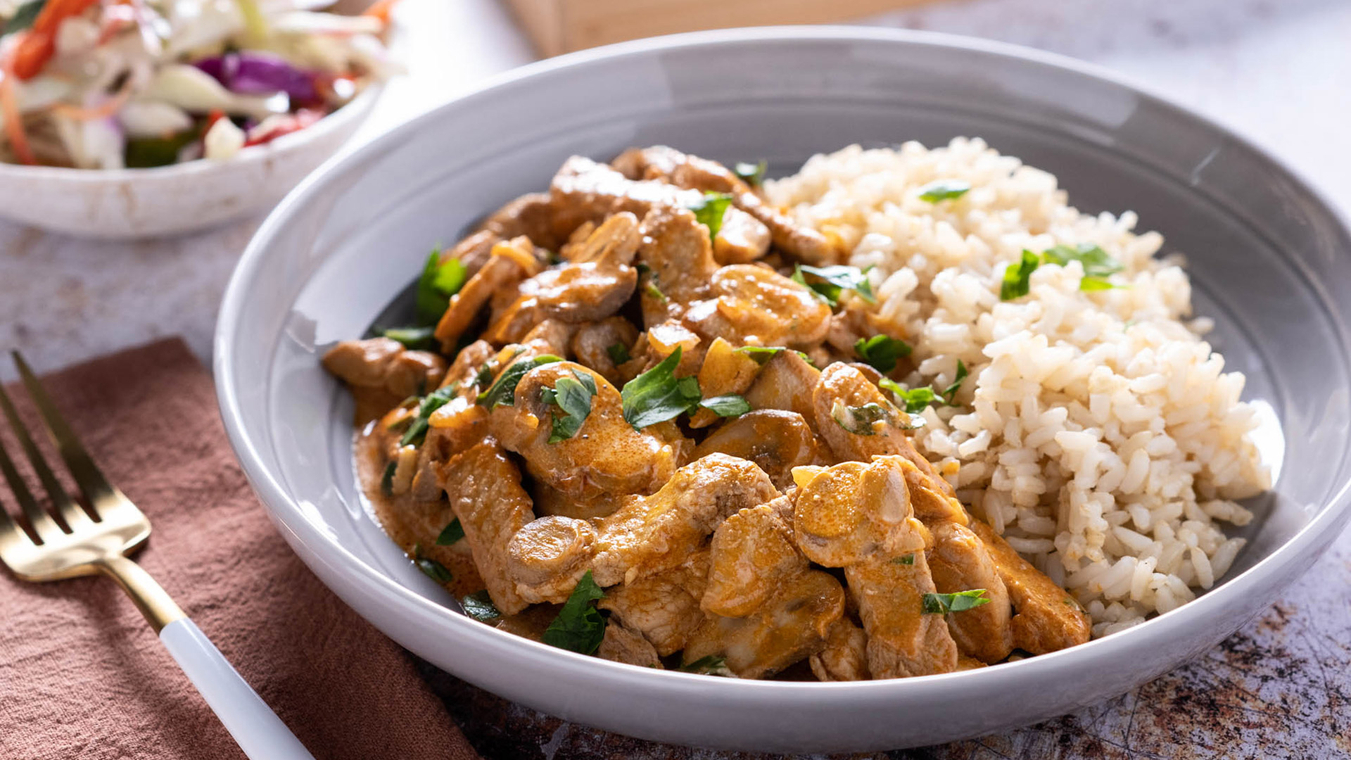 Brza svinjetina u umaku s gljivama